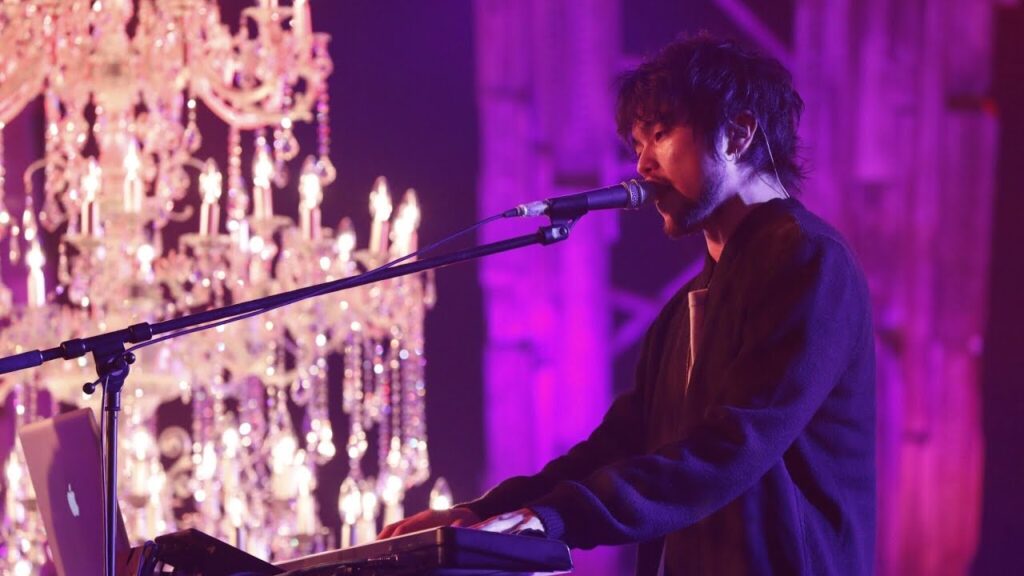 井口理（King Gnu）、TVCM初単独出演。「SUNTORY WORLD WHISKY 碧Ao」新CMで岡田将生と初共演、10月1日より全国放映開始 – TOWER RECORDS ...